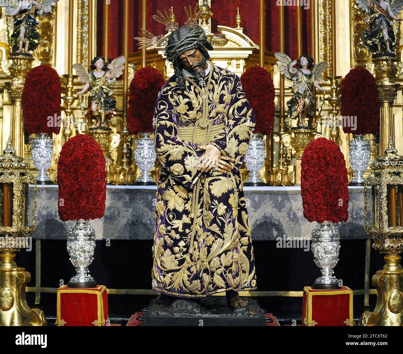Seville, 04/12/2014. Kiss the hands of Our Father Jesus of the Great ...