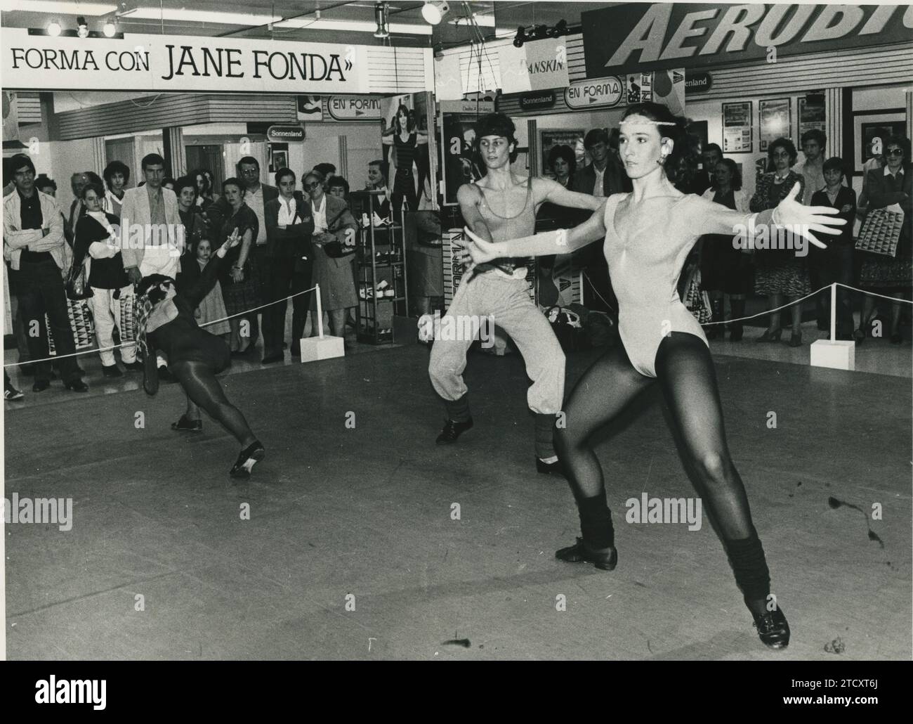 Madrid, 03/24/1983. Gymnastics and aerobics lessons at the Corte Inglés ...