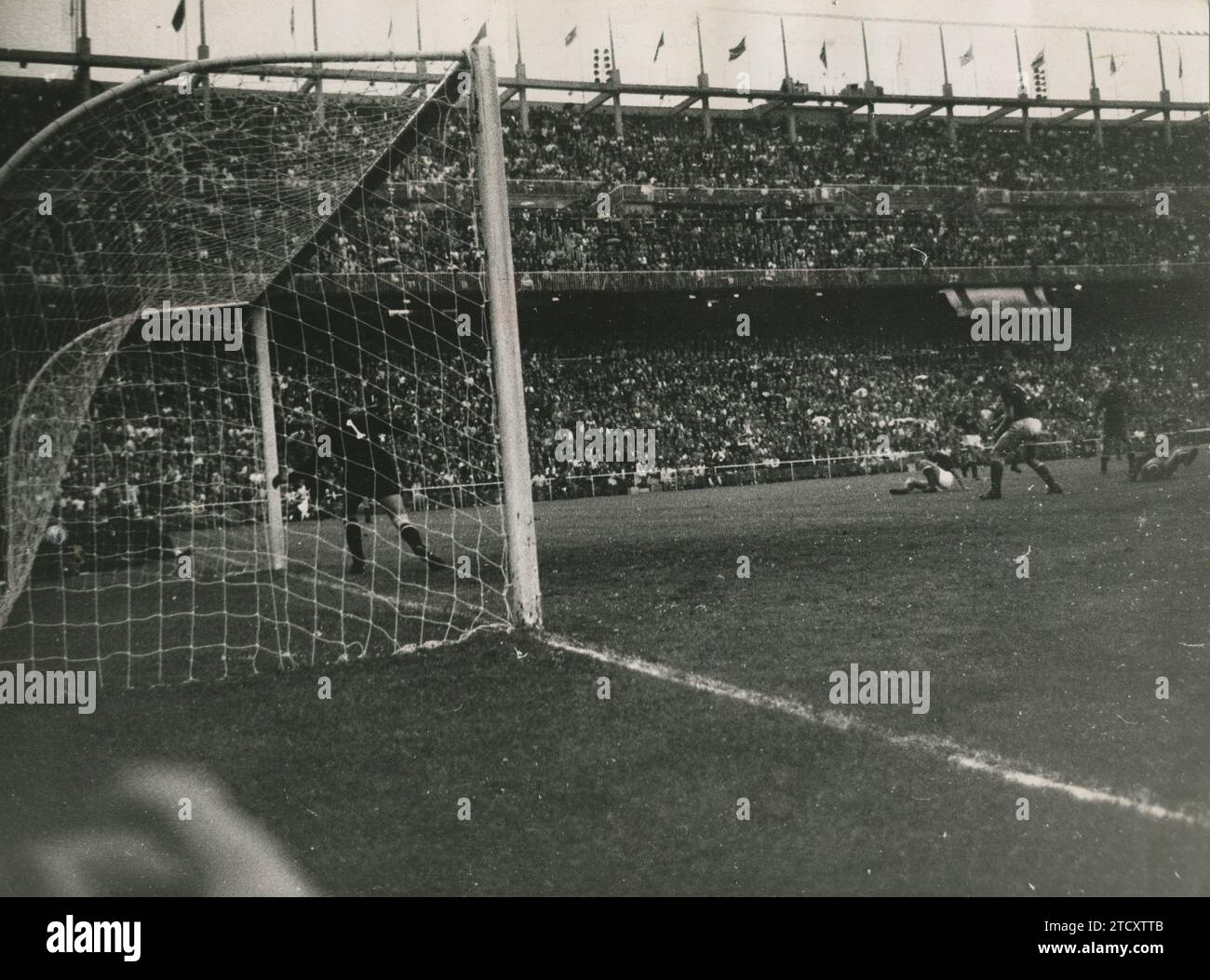 Madrid, 06/21/1964. Final of the European Cup played at the Santiago ...