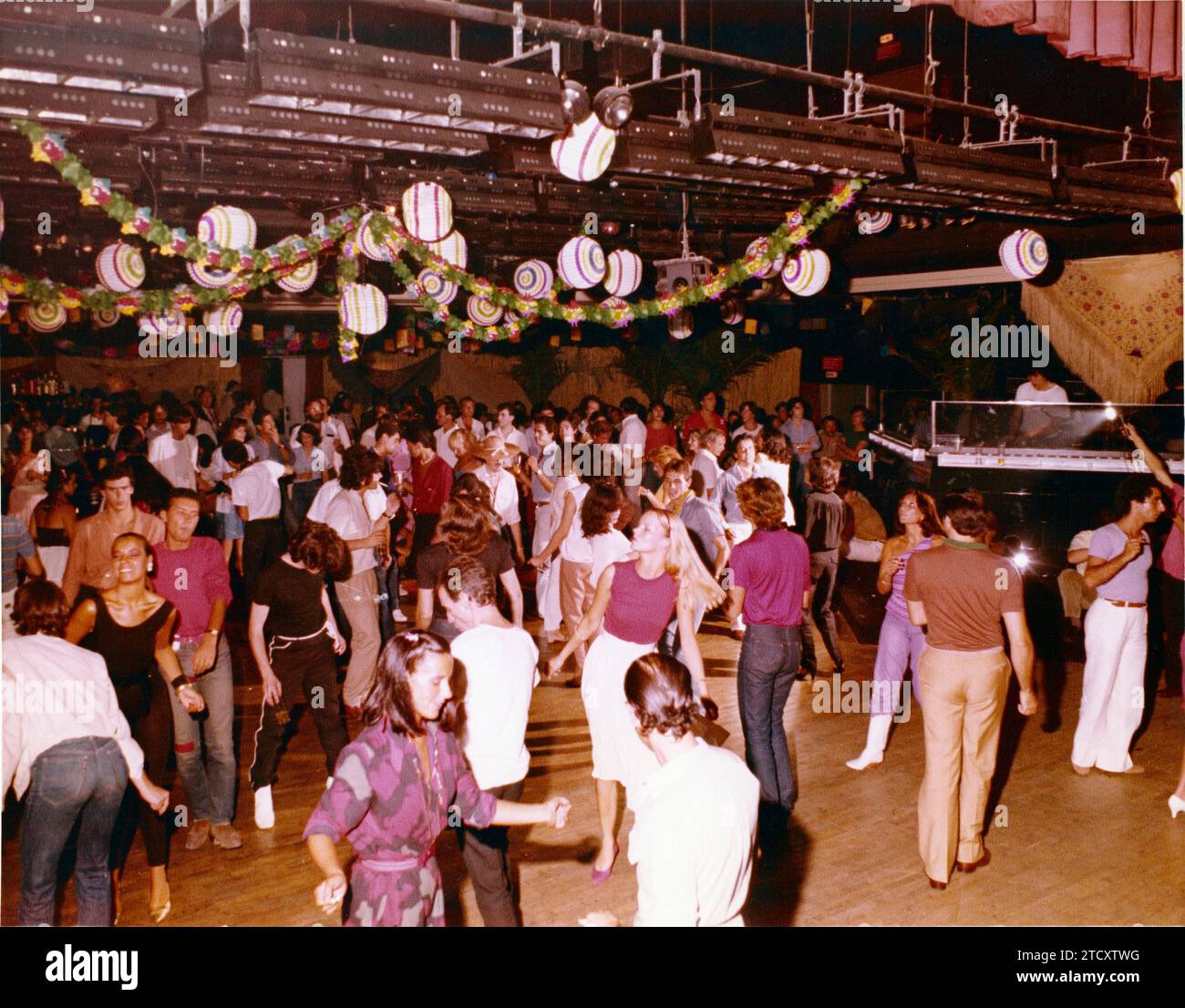 Madrid, 01/01/1983. Pachá nightclub decorated with some paper lanterns ...