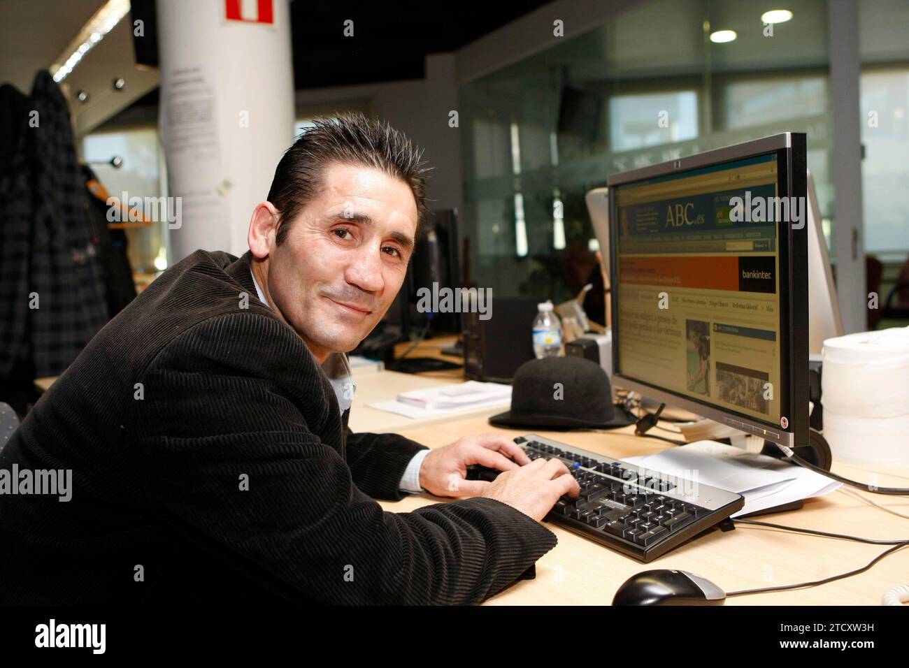 04/25/2012. Madrid 04-26-12 Boxer Poli Diaz visits the ABC editorial ...