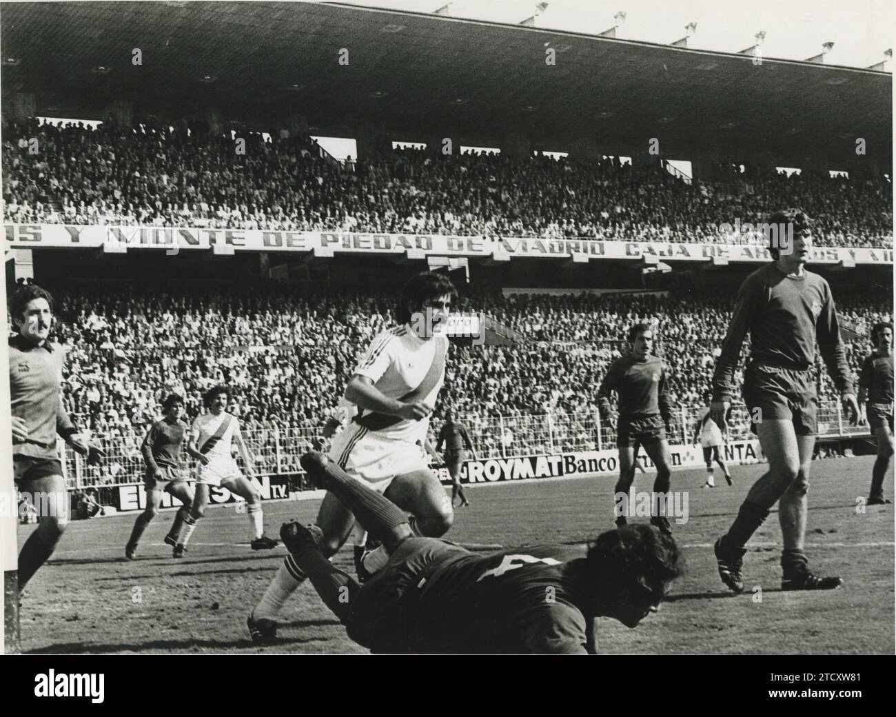 Madrid, 10/30/1977.- Vallecas stadium league 77/78 Vallecano lightning ...
