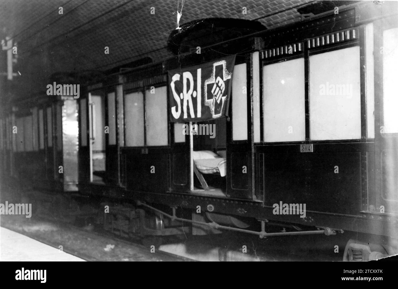 Medical evacuation train Black and White Stock Photos & Images - Alamy