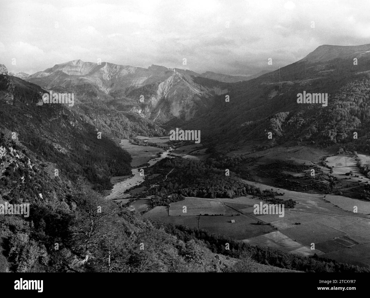 Valle de el roncal hi-res stock photography and images - Alamy