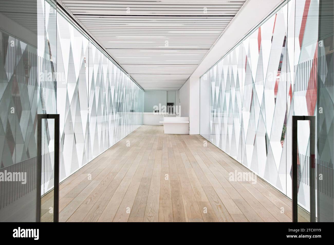 Center drawing hi-res stock photography and images - Alamy