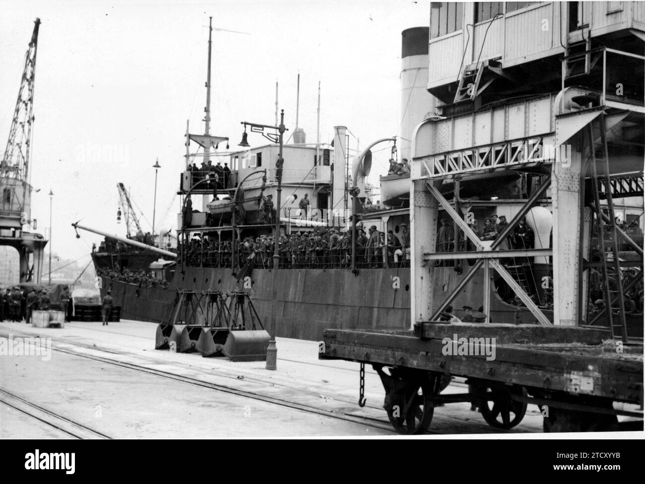 04/22/1936. War Transport Driving cavalry and artillery troops to help ...