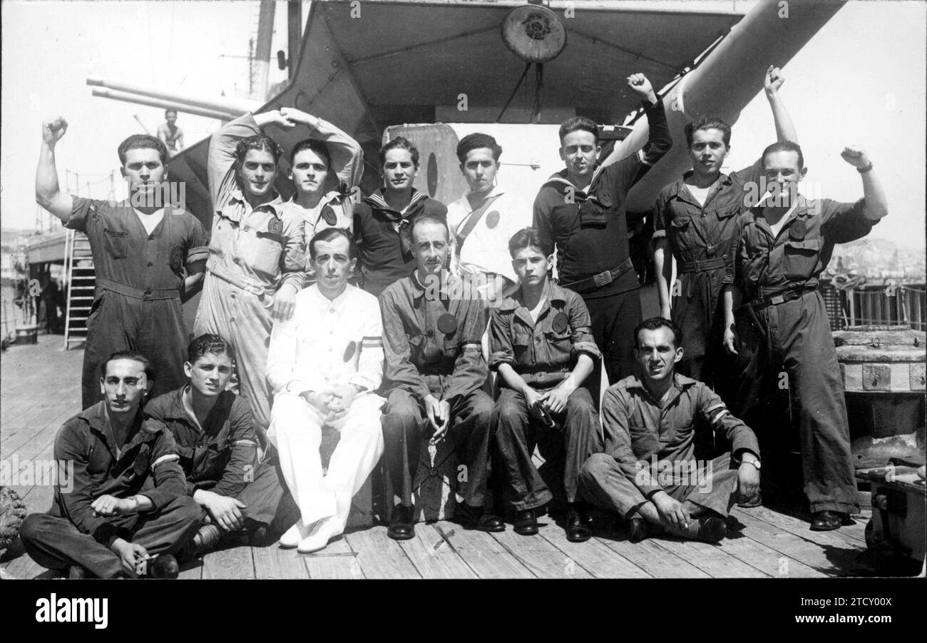 08/31/1936. The commander of the Cruiser "Libertad" (marked with an X ...