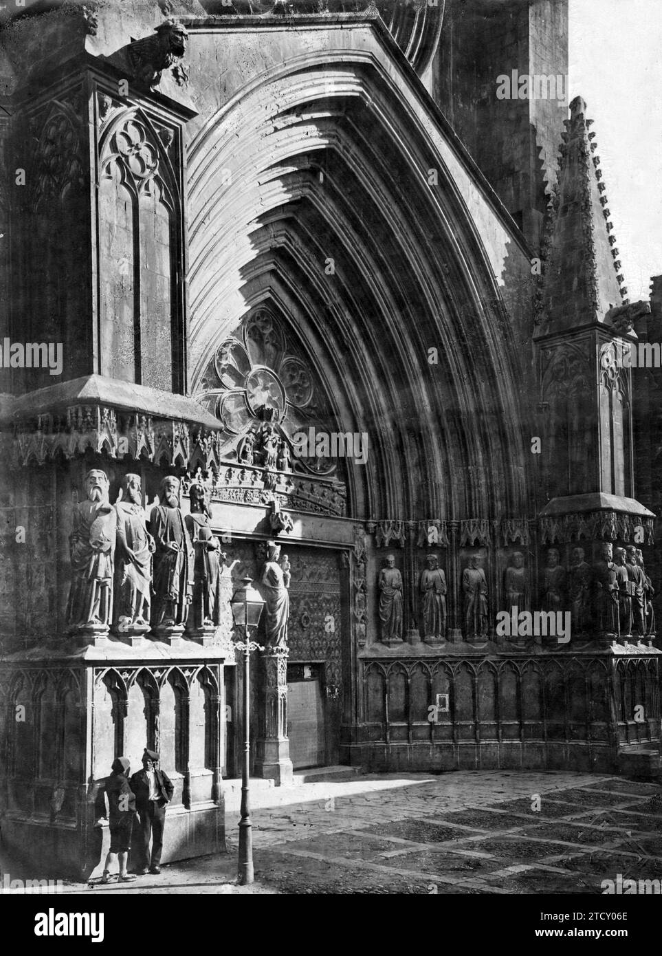 12/31/1925. ATRIUM AND IMAFRONT OF THE CATHEDRAL SEEN FROM THE PORTICES ...