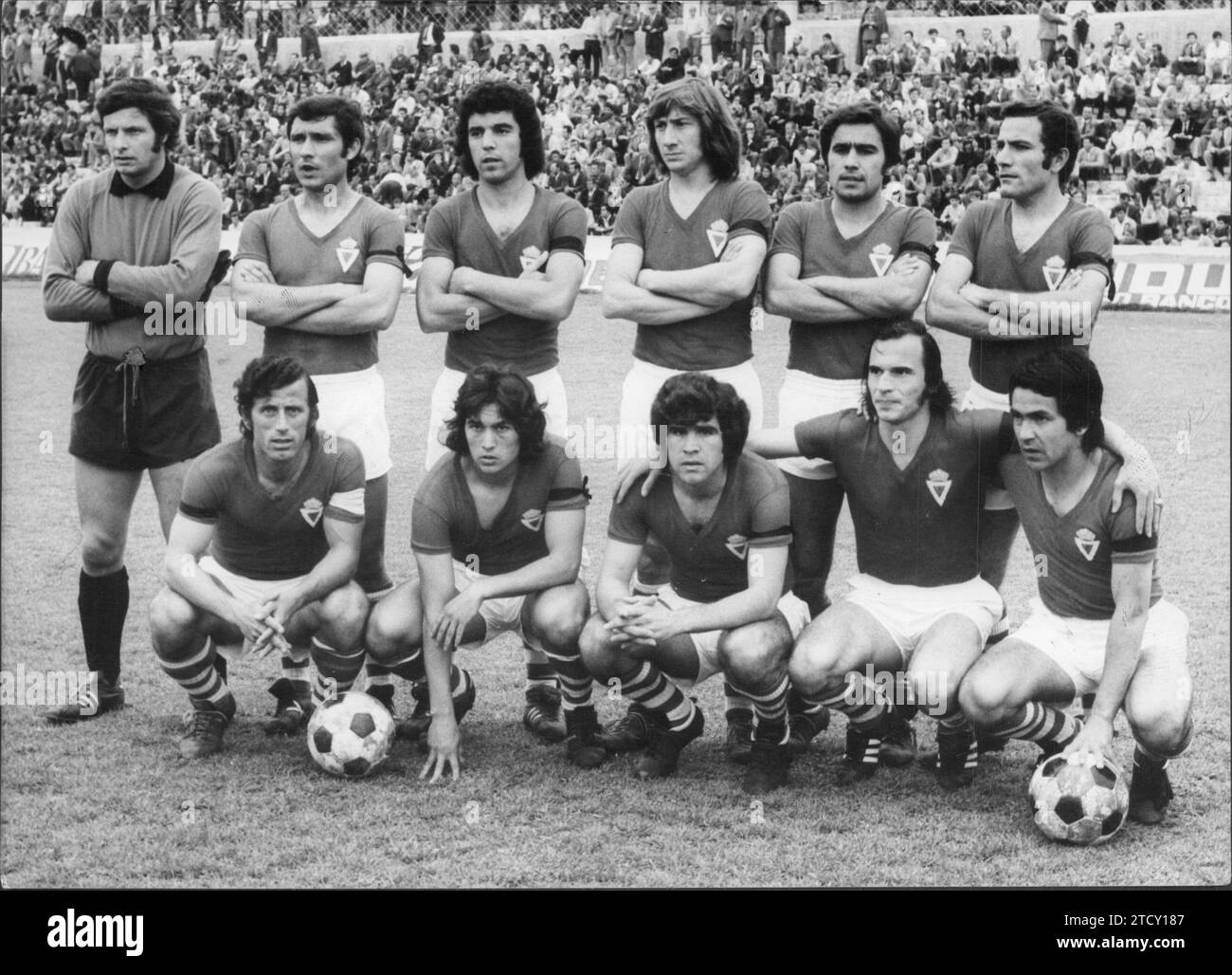 Formation of the 1974-1975 season of Real Murcia. Credit: Album ...