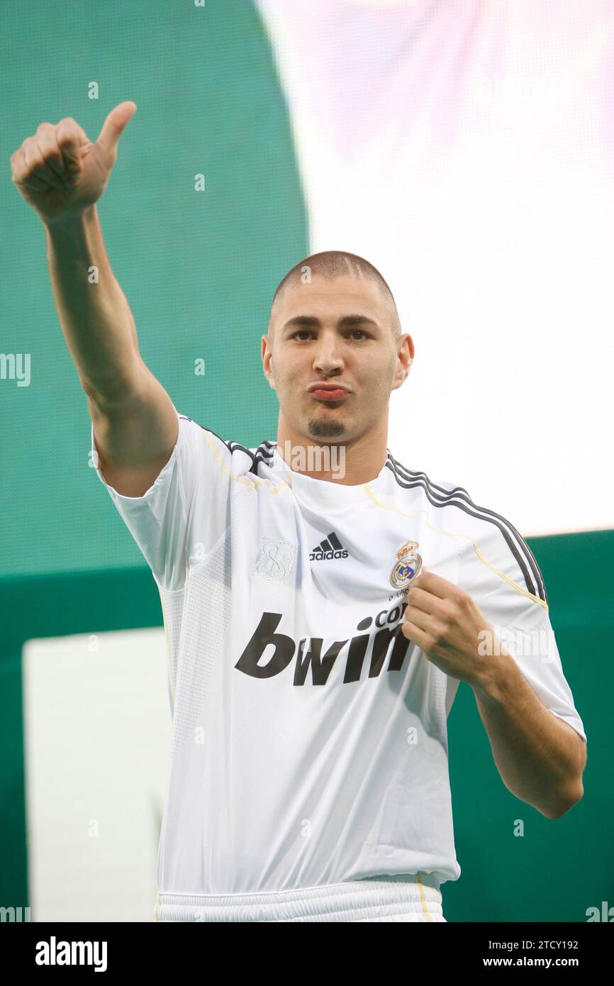 Madrid, 07/08/2009. Presentation of Benzema. Photo: Ignacio Gil. Archdc ...