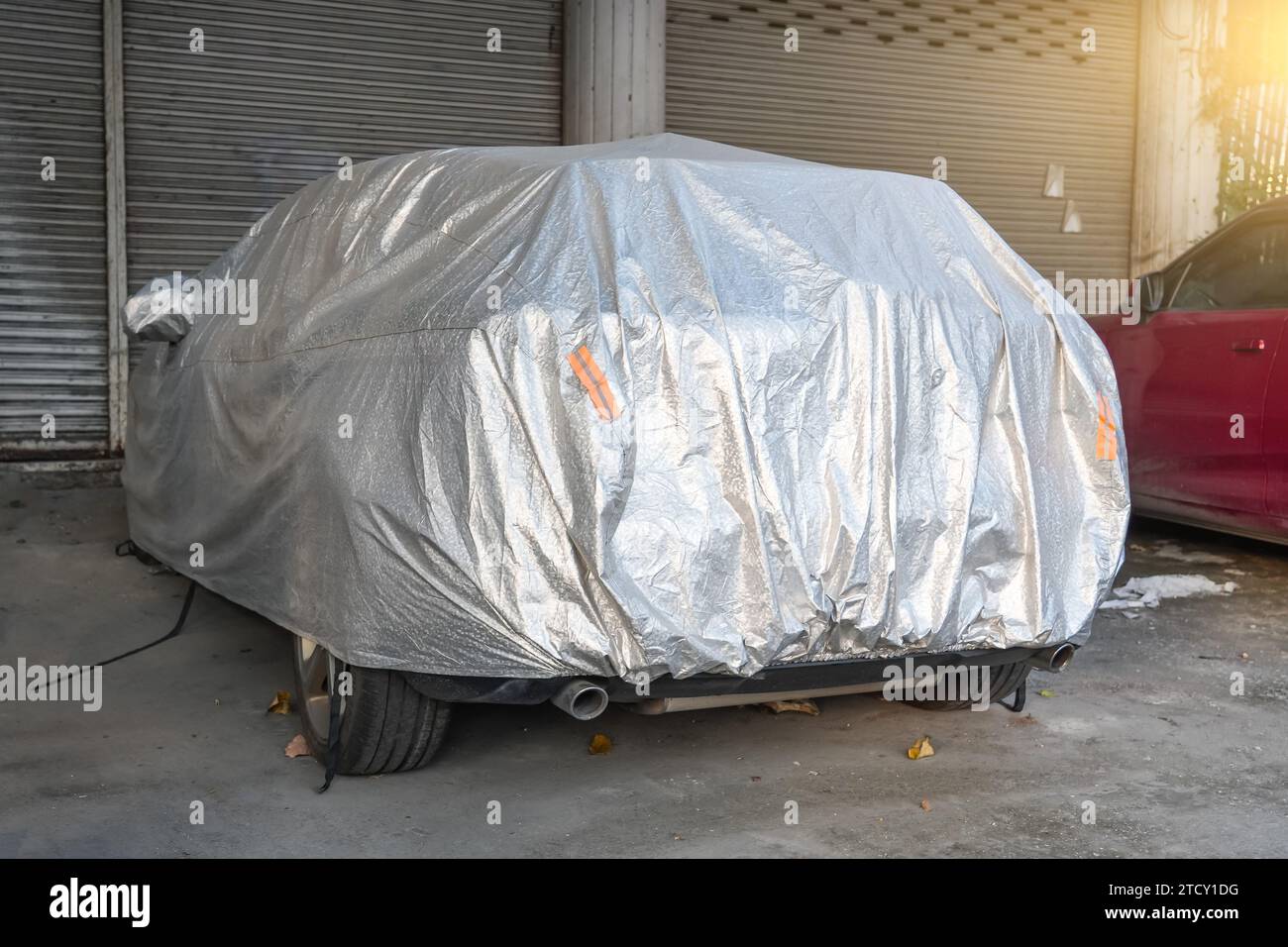 Tarp covered car in hi-res stock photography and images - Alamy