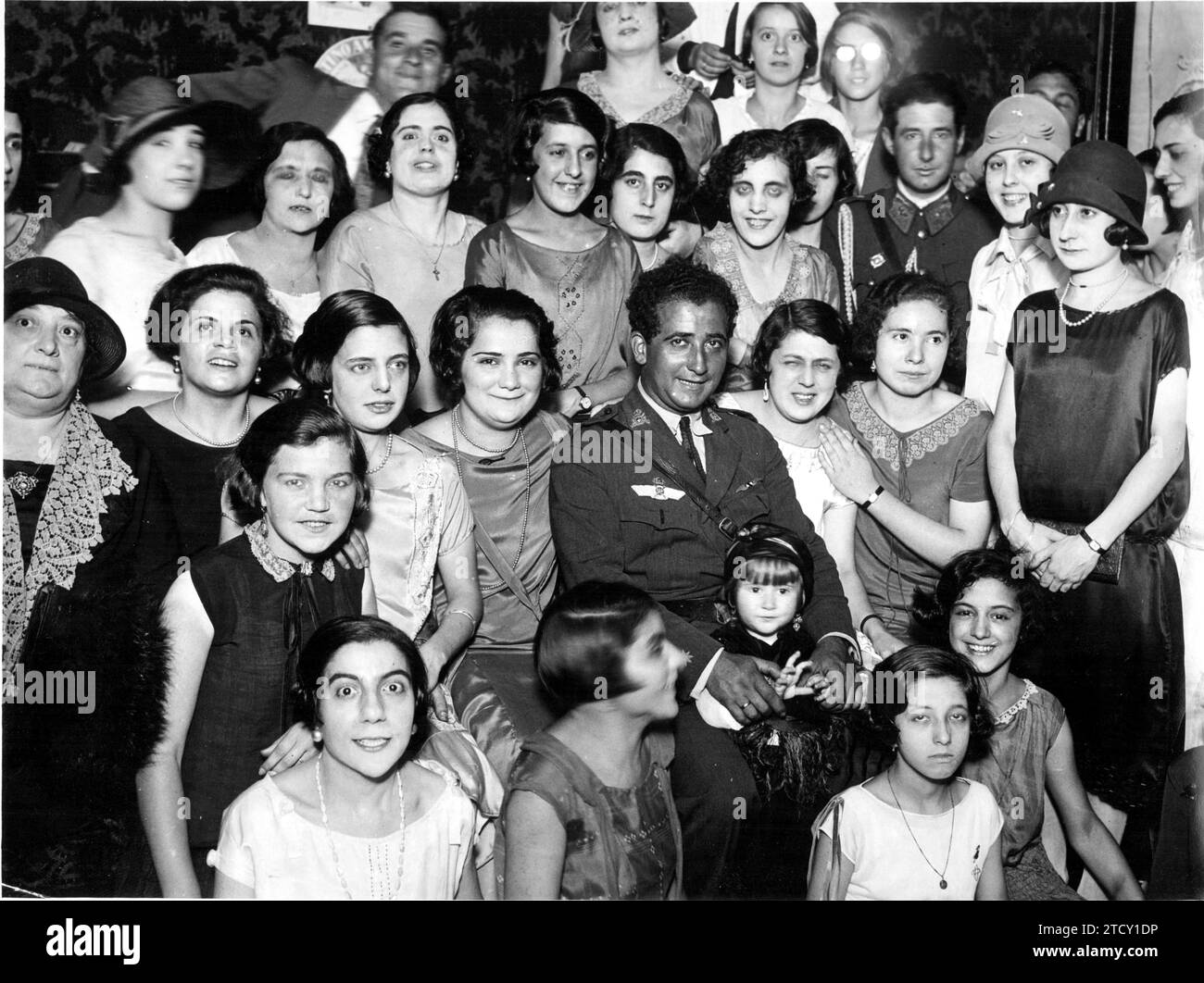 Buenos Aires (Argentina), 02/15/1926. Arrival of the "Plus Ultra" to ...