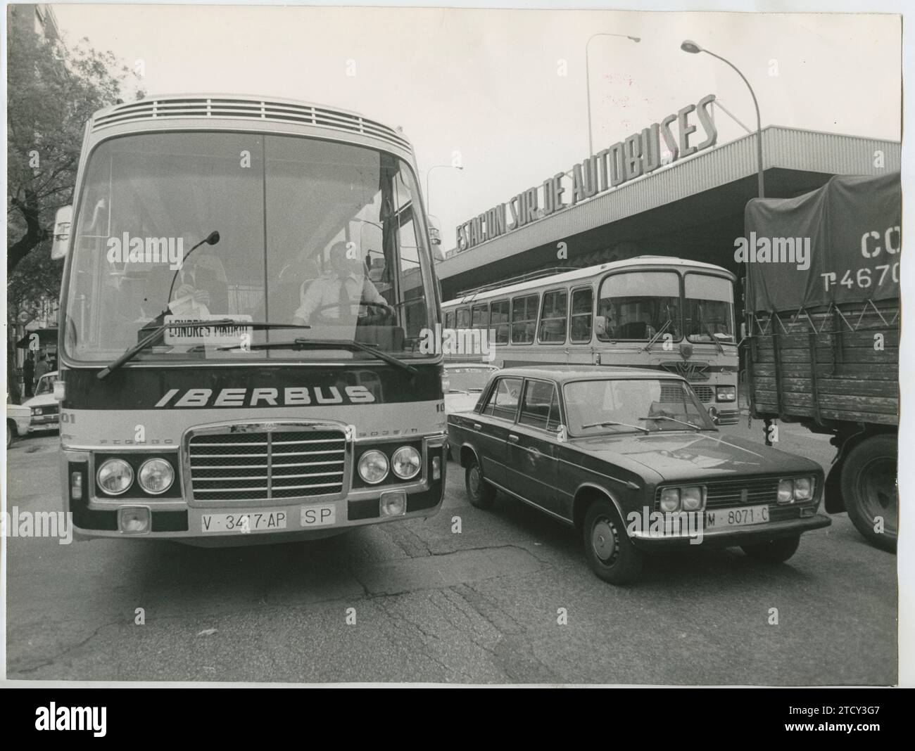 Madrid, June 1980. The southern bus station of Madrid. In the image, a ...