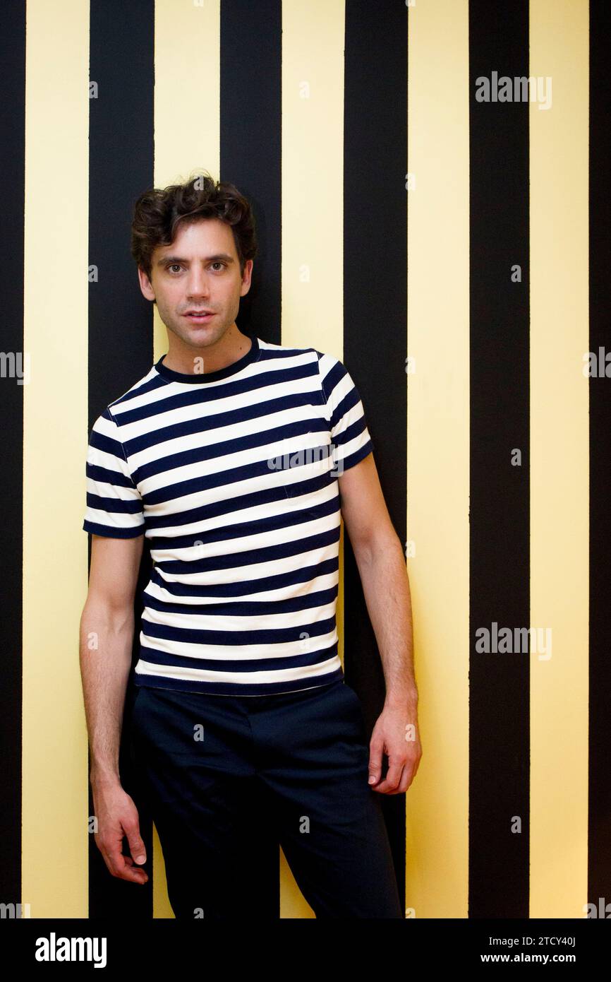álbum mika hi-res stock photography and images - Alamy
