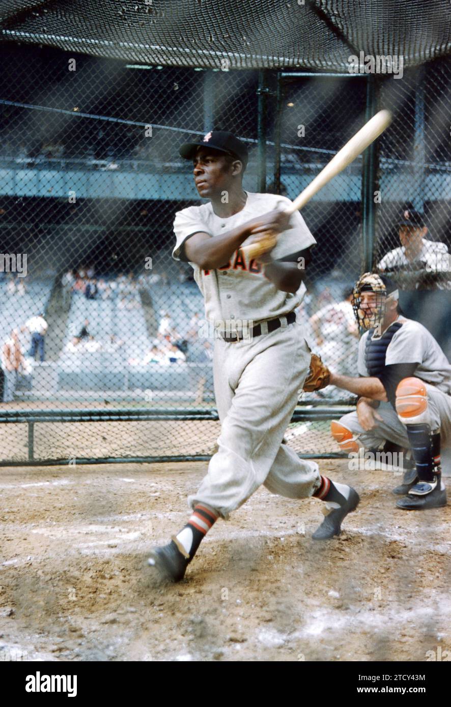 BRONX, NY - JUNE 19: Minnie Minoso #9 of the Chicago White Sox hits in ...