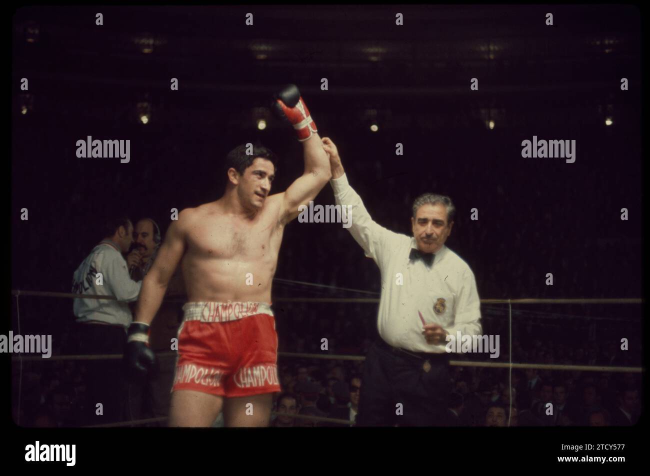 Valencia, 3/18/1969.- The Spanish boxer Urtain after the boxing match ...