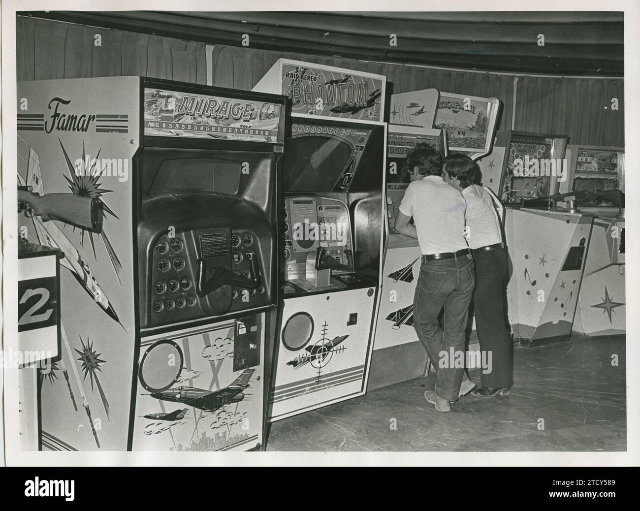 Madrid, 05/04/1974. Children playing in an arcade. Credit: Album ...