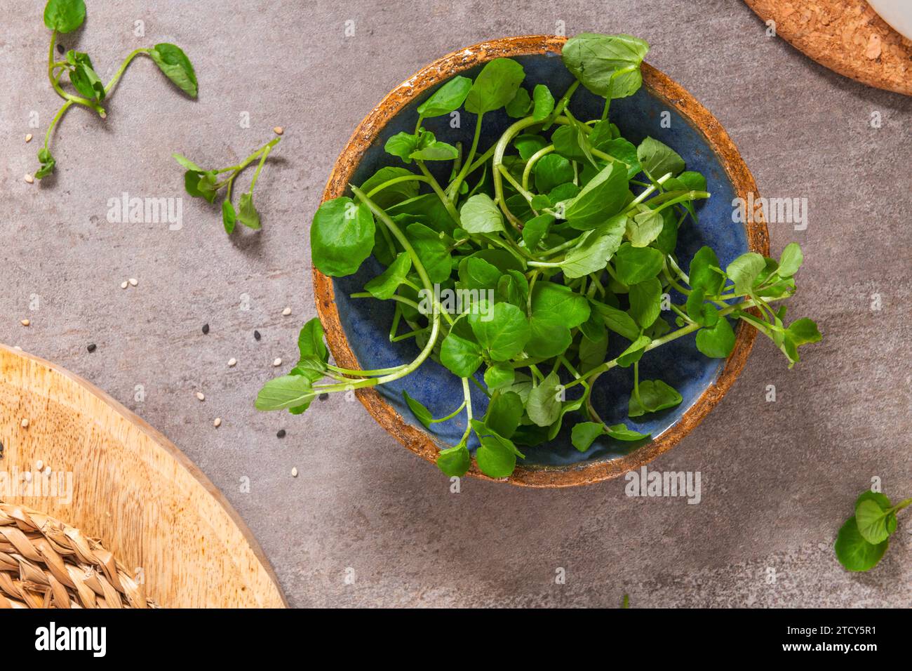 Raw Green Organic Watercress in a Bow, top view Stock Photo - Alamy