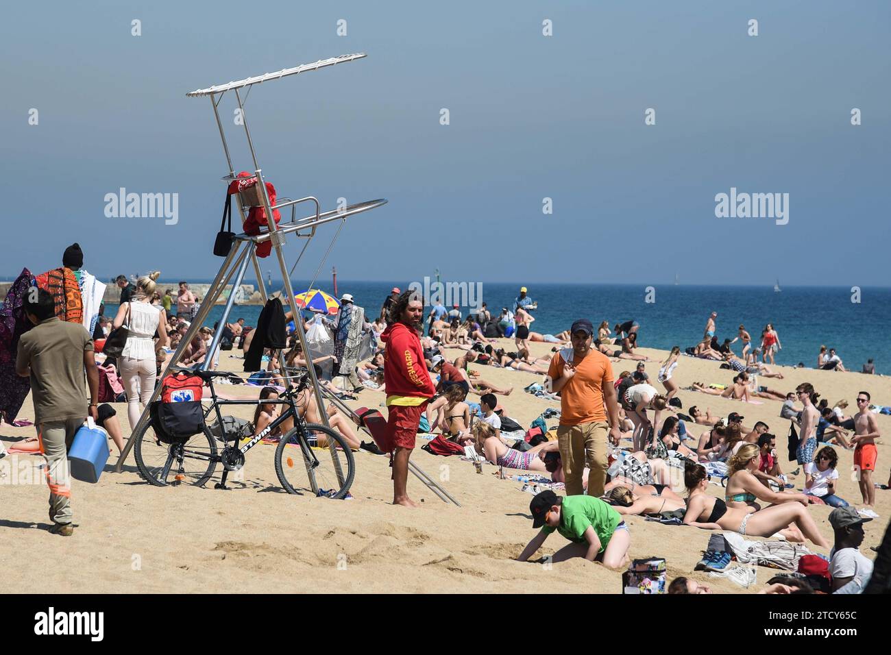 Barcelona, 04/11/2017. Holy Week, Holy Tuesday. Barceloneta beach ...