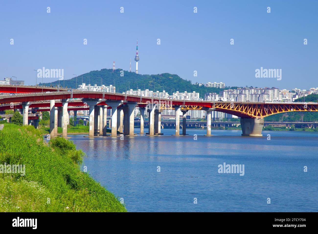Seoul, South Korea - June 2, 2023: The iconic Seongsu Bridge ...