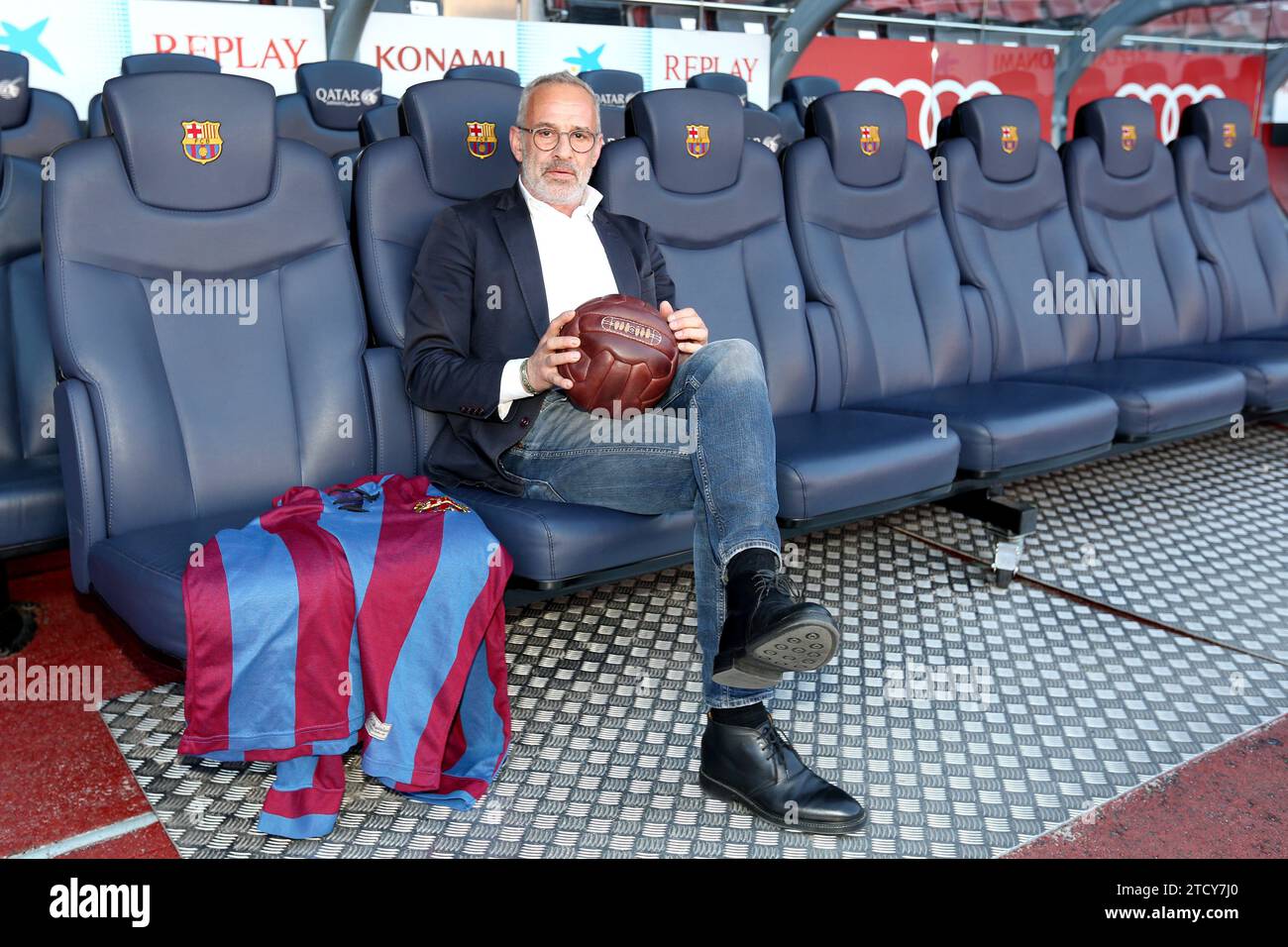 Former barcelona football club hi-res stock photography and images - Alamy