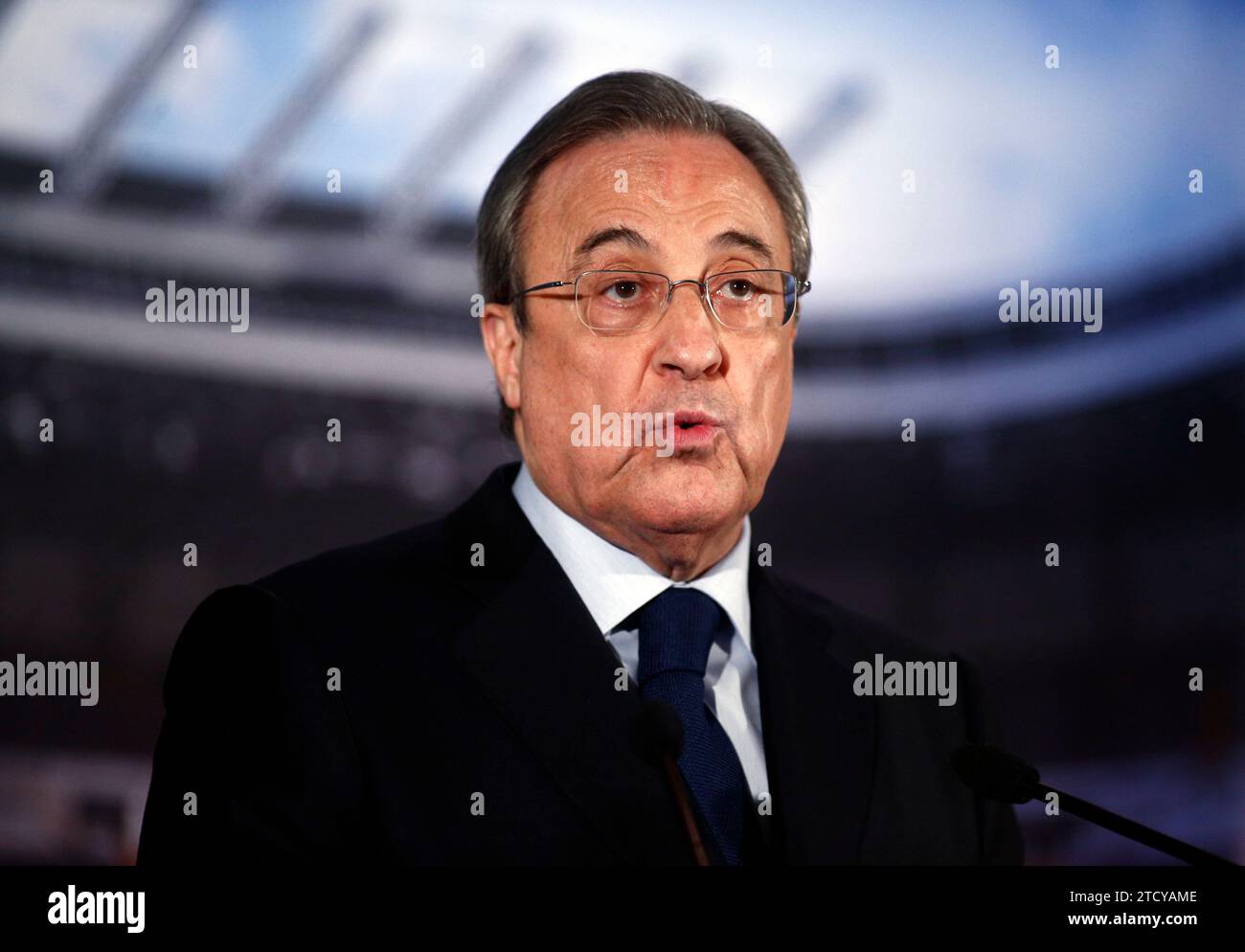 ¡Explota la bomba en el Santiago Bernabéu! Florentino Pérez ha tomado ... ¡Explota la bomba en el Santiago Bernabéu! Florentino Pérez ha tomado ...