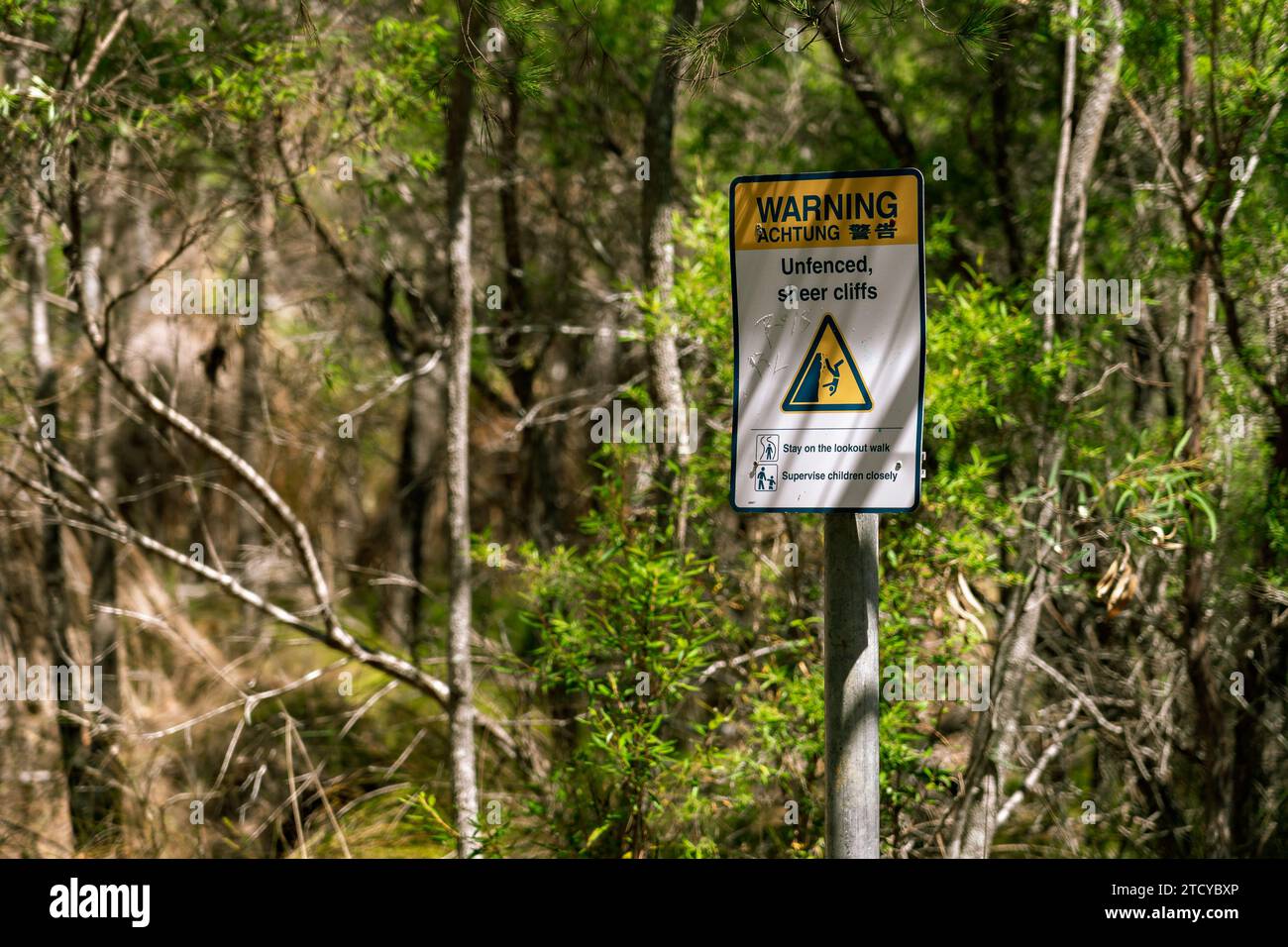 Cliff warning sign australia hi-res stock photography and images - Alamy