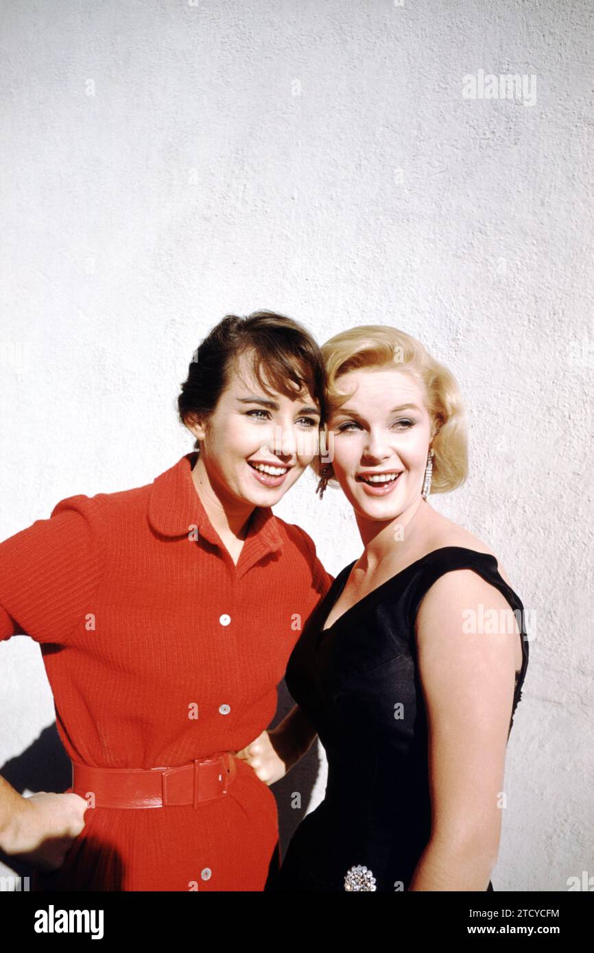 NOVEMBER 7: Miss Universe Carol Morris and Miss Sweden Ingrid Goude ...