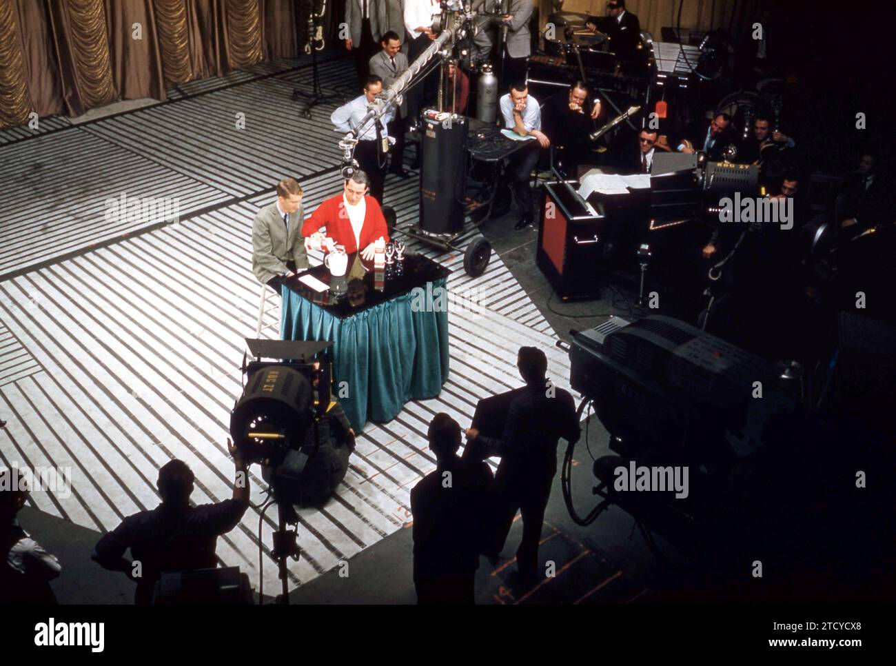 NEW YORK, NY - 1957: American singer and television personality Perry ...