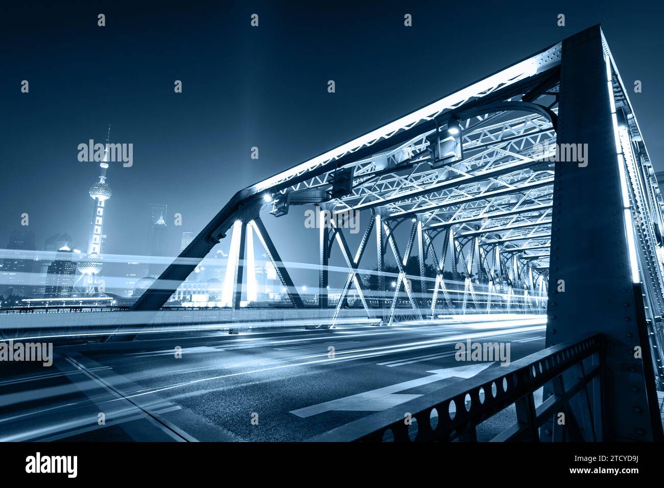 Night traffic lights through the Garden Bridge(Waibaidu bridge) of ...