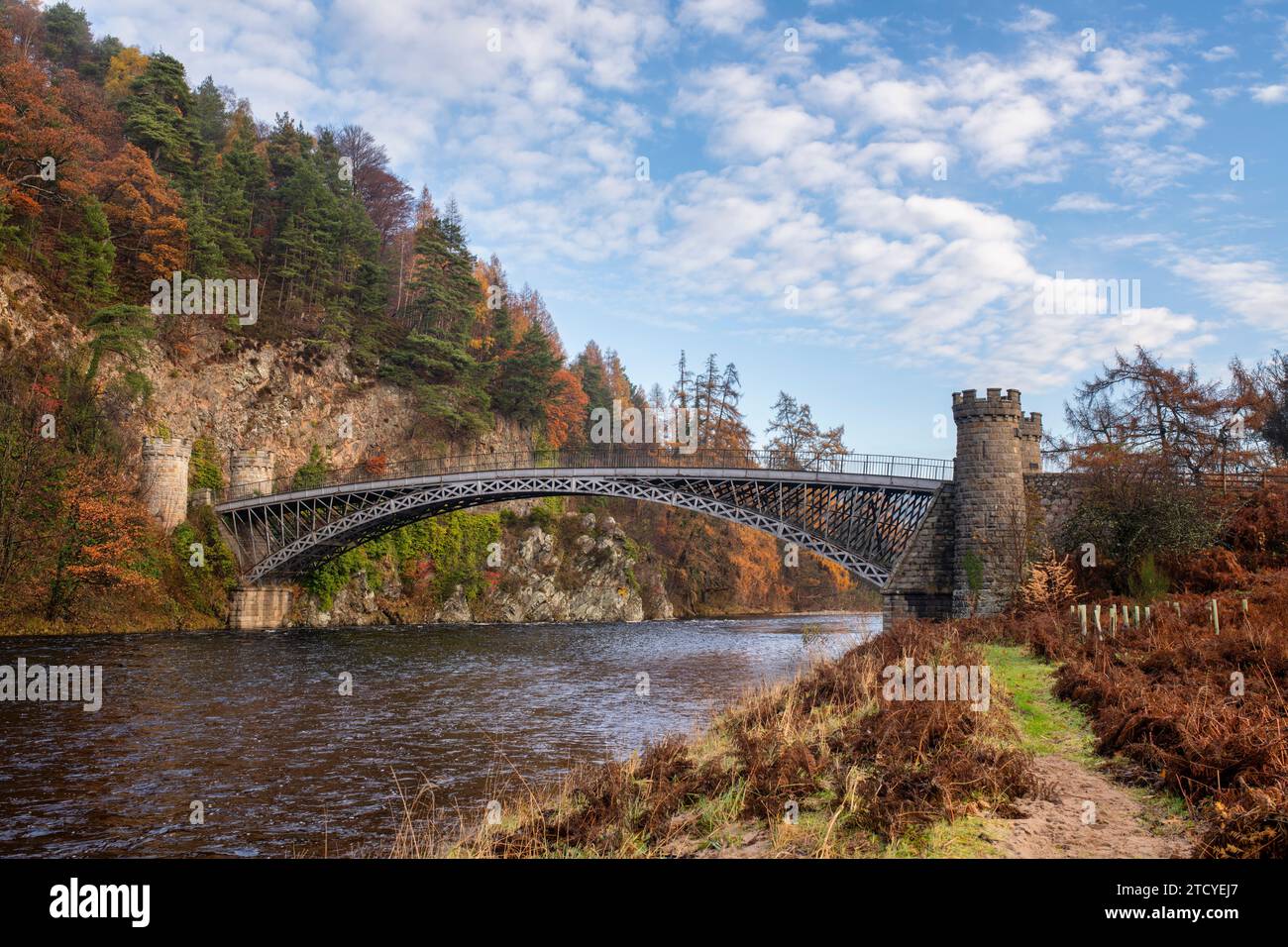 The Old Craigellachie Bridge over the River Spey in late autumn ...