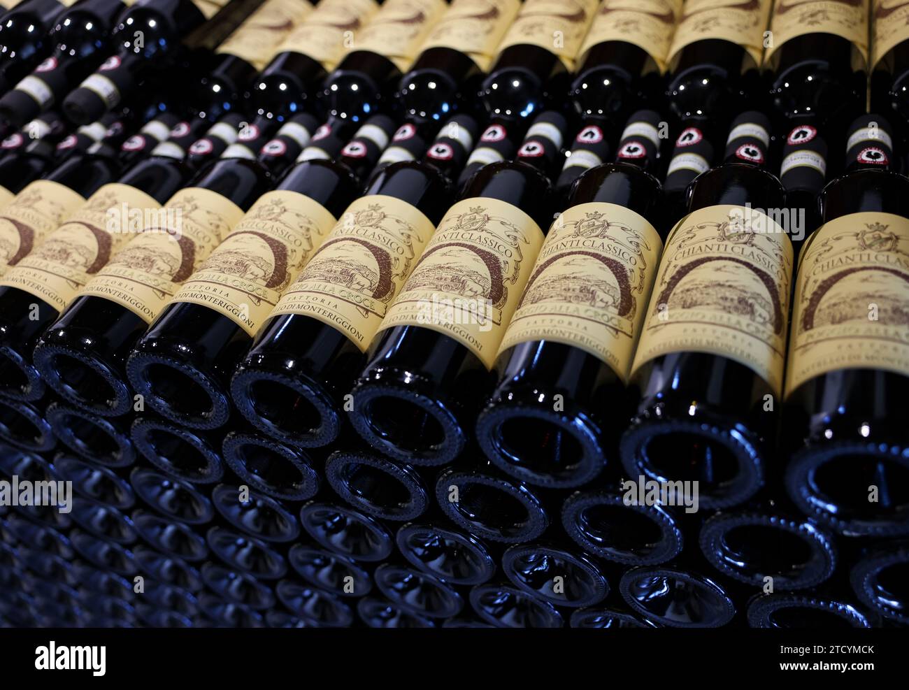 Chianti classico bottles hi-res stock photography and images - Alamy