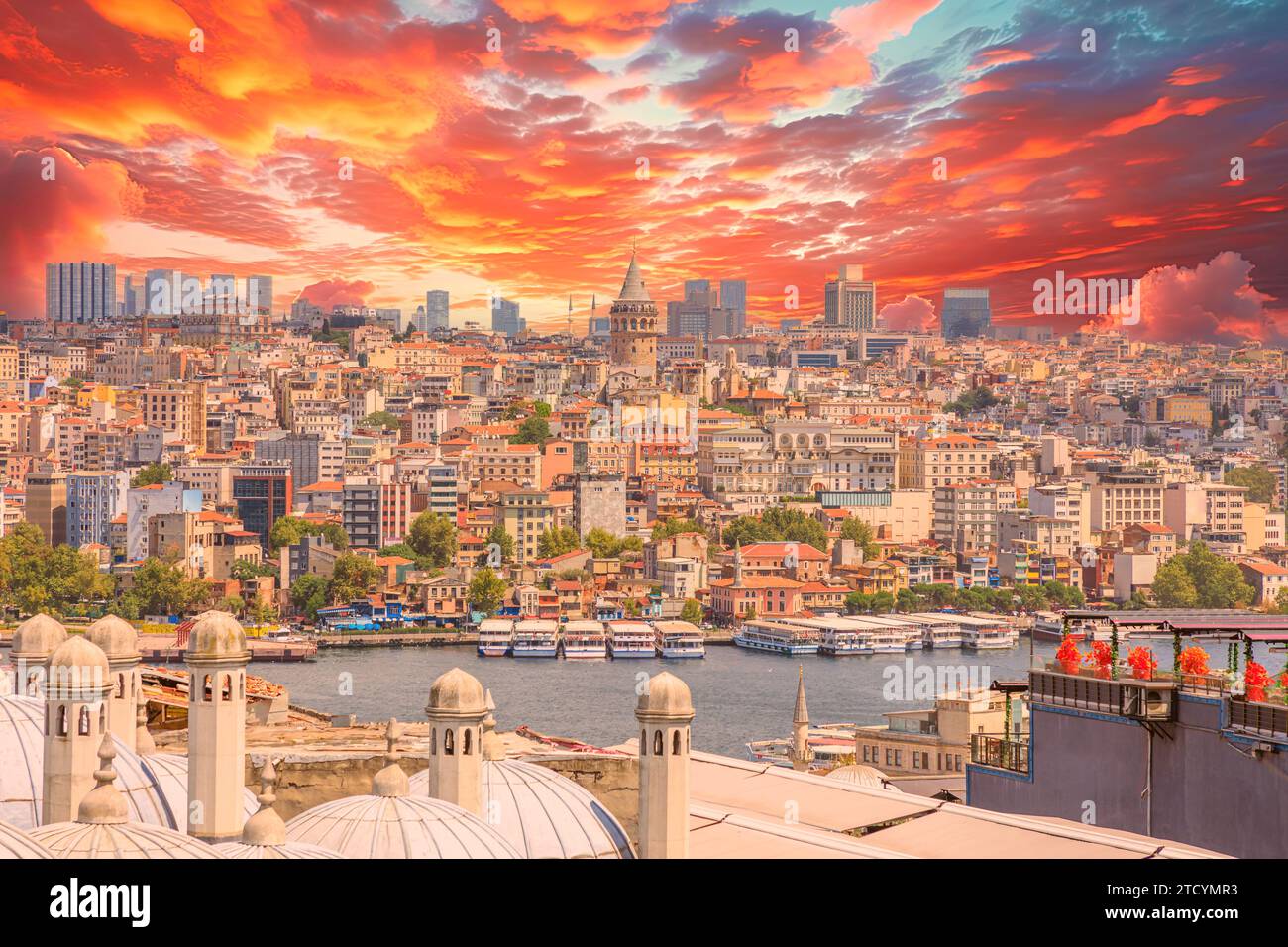 Istanbul cityscape in Suleymaniye Mosque in Turkey at sunset. Grand ...