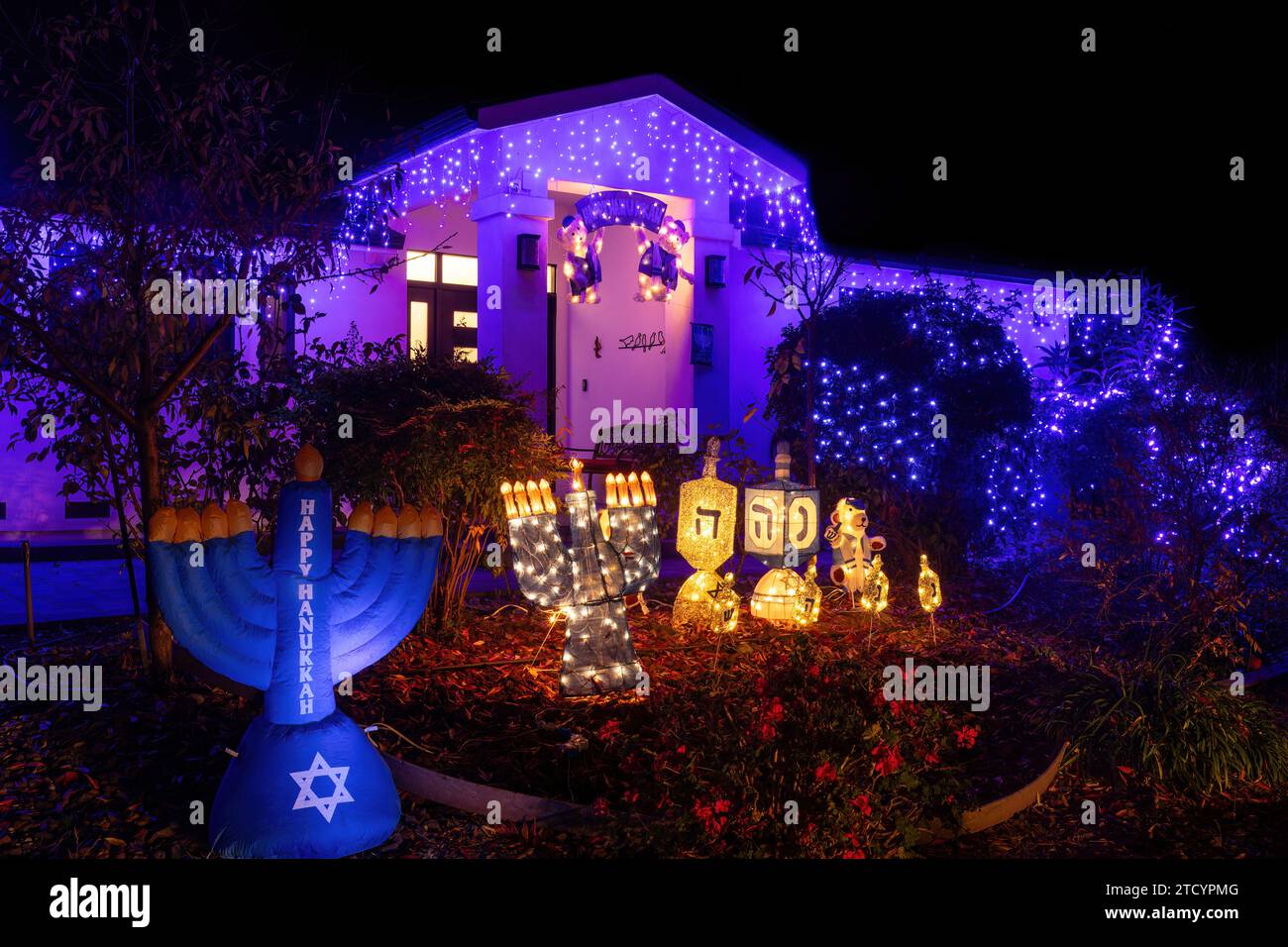 Jewish holiday hannukah festival hi-res stock photography and images ...