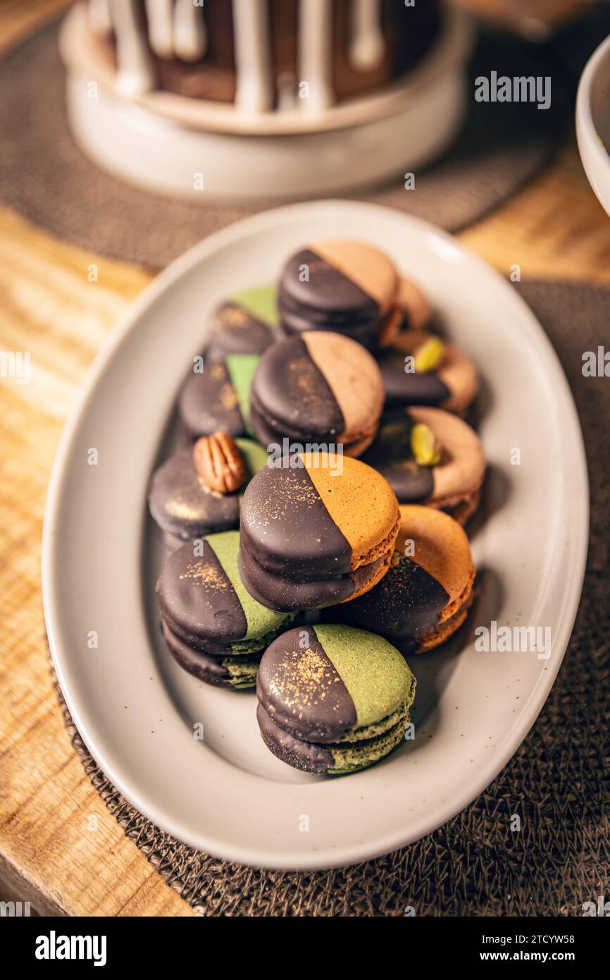 Pretty festive bakery hi-res stock photography and images - Alamy