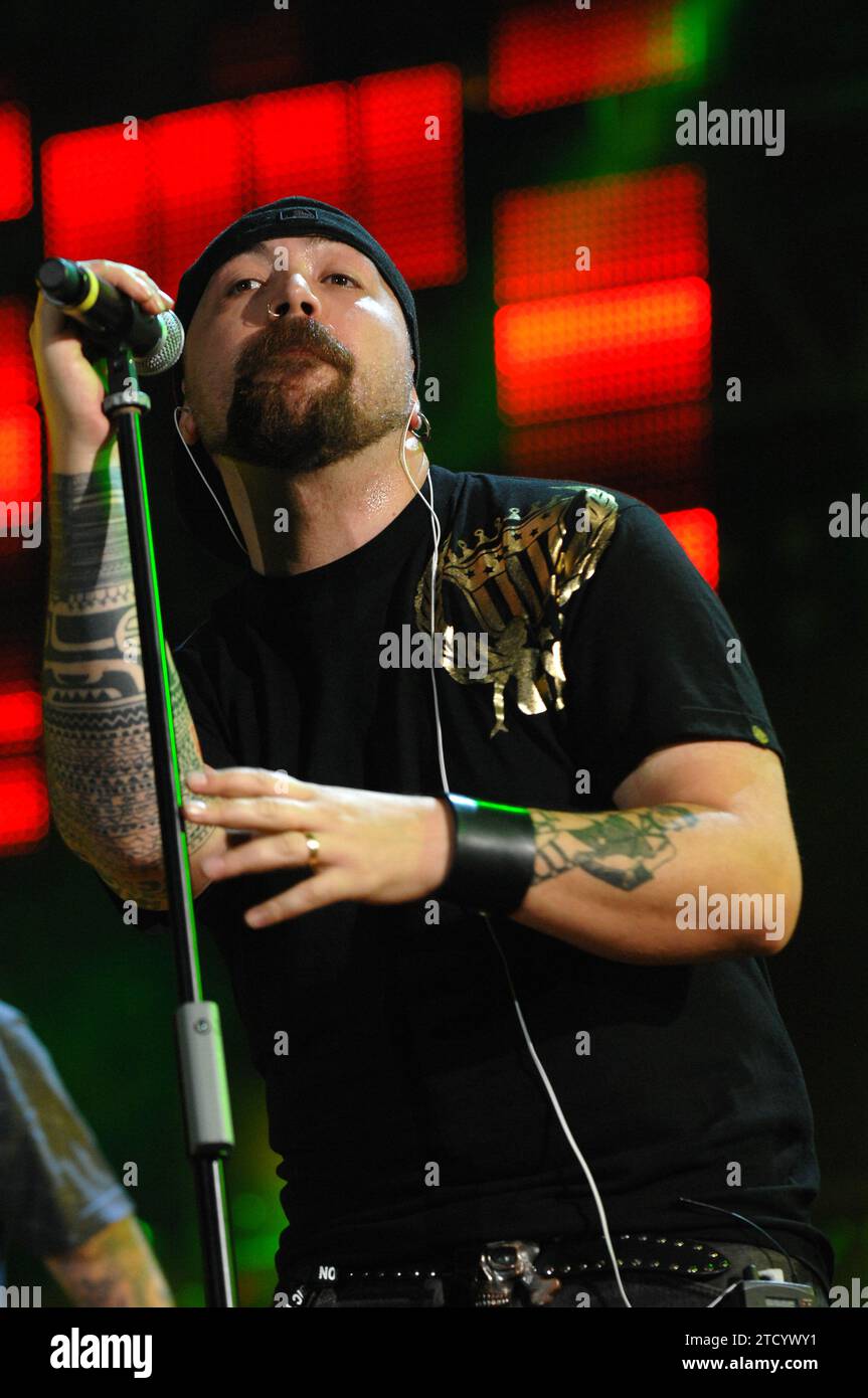 Piazza duomo live concert hi-res stock photography and images - Alamy