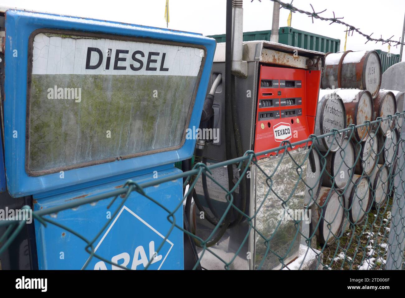 Kraftstoff sammeln hi-res stock photography and images - Alamy