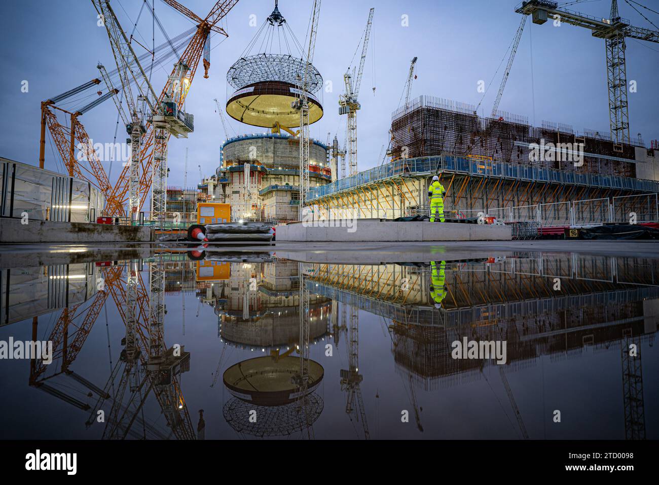 Engineering teams use the world's largest crane - Big Carl - to lift a ...