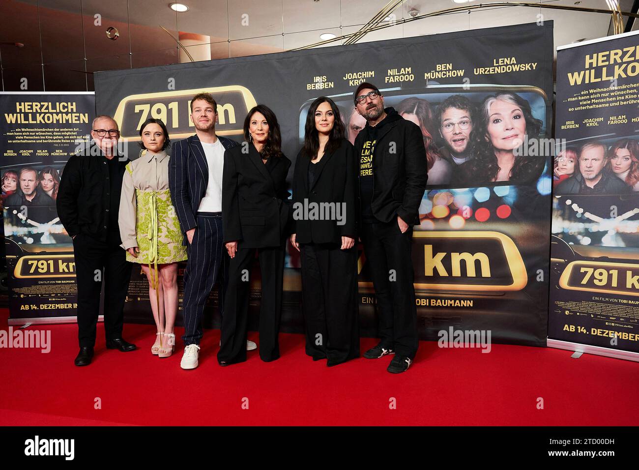 Berlin - Premiere von 791 km im Zoo Palast Joachim Krol, Lena ...