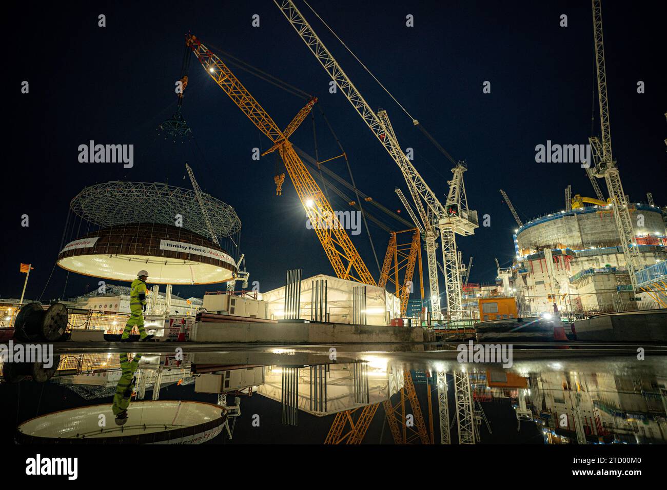 Engineering teams use the world's largest crane - Big Carl - to lift a ...
