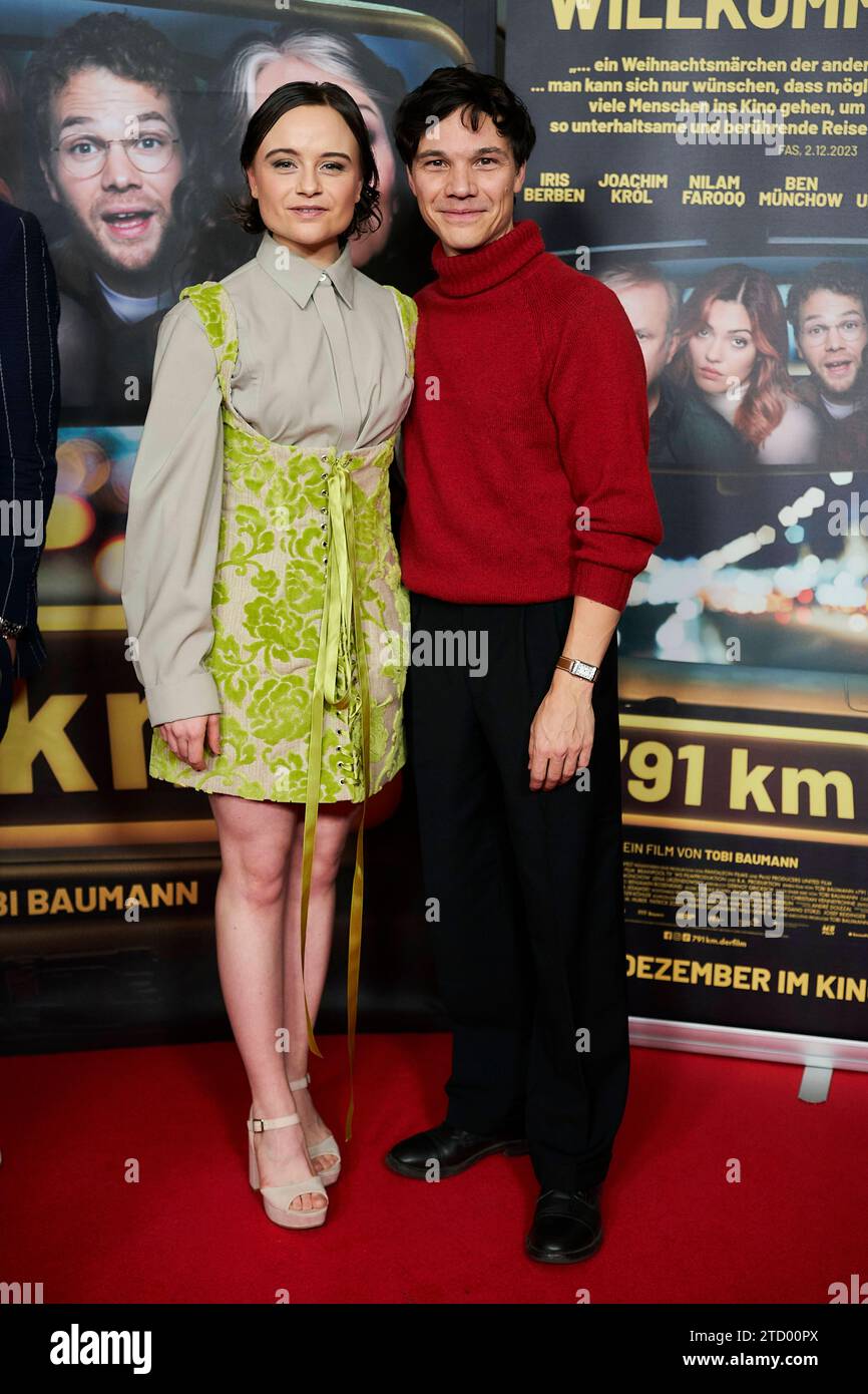 Berlin - Premiere von 791 km im Zoo Palast Lena Urzendowsky, Sebastian ...