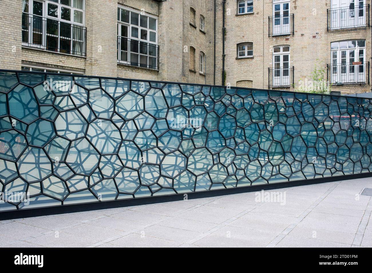 Photos of aspects of buildings and architecture in Shorehditch, Old ...