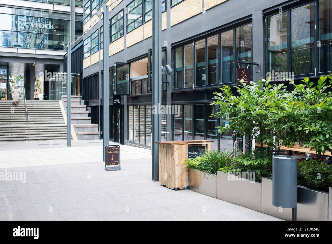 Photos of aspects of buildings and architecture in Shorehditch, Old ...