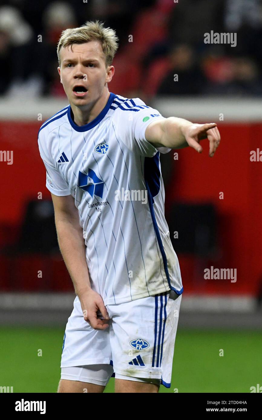 Eirik Haugan ( Molde FK ) gibt Anweisungen. GER, Bayer 04 Leverkusen vs ...