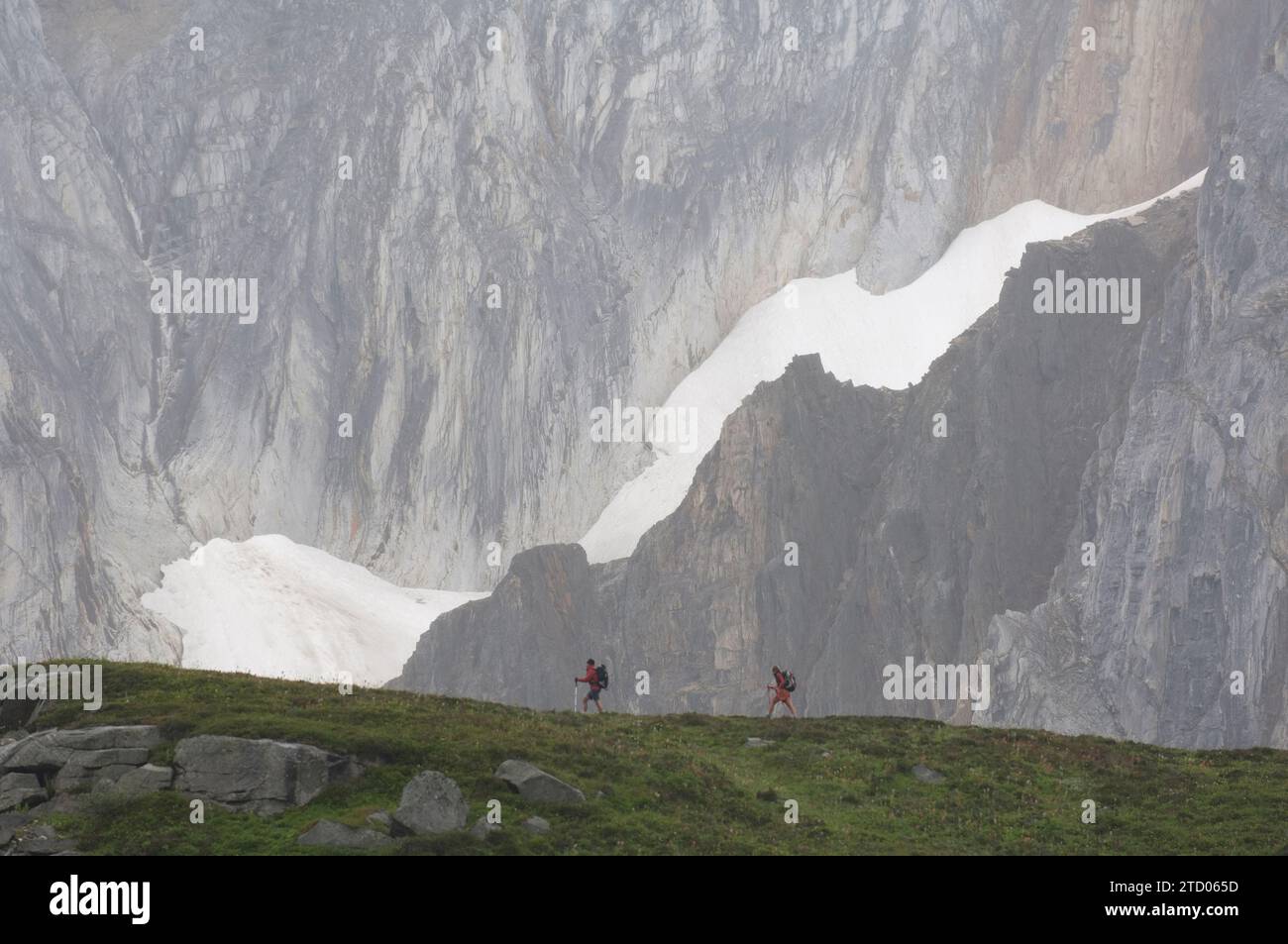 Hikers in british columbia hi-res stock photography and images - Alamy