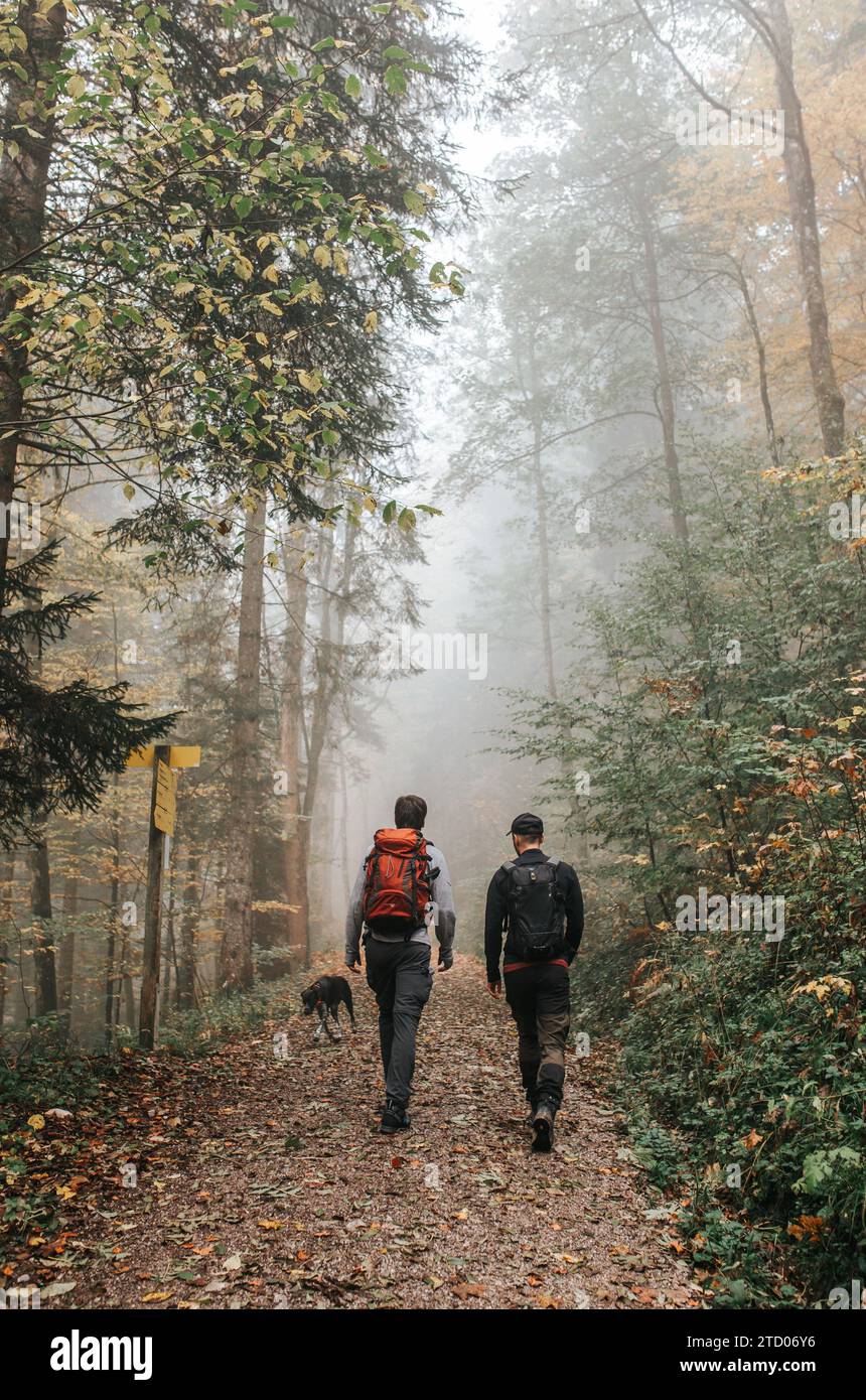 Friendshiking hi-res stock photography and images - Alamy