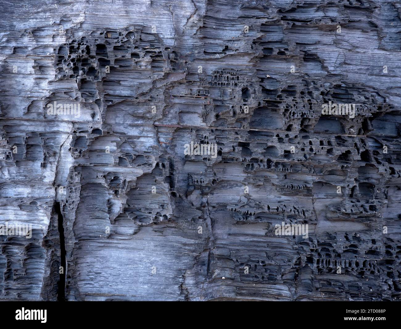 Rocks with quartz on the beach, Praia da Amoreira beach, Aljezur Stock ...
