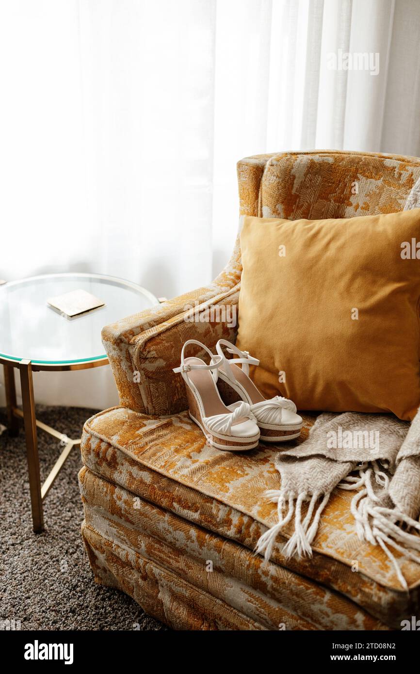 white wedding shoes detail shot getting ready Stock Photo - Alamy