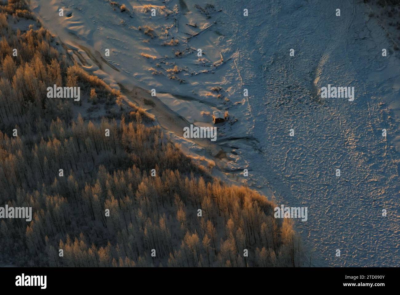 Very frozen house hi-res stock photography and images - Alamy