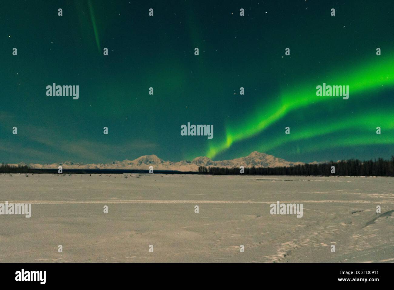 Aurora borealis and night sky with Denali and Alaska Range Stock Photo ...